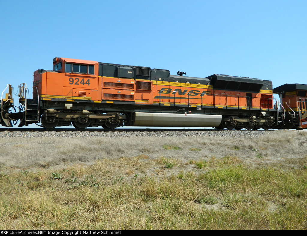 BNSF 9244